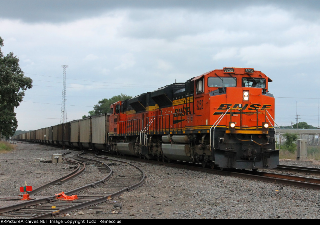 BNSF 9252